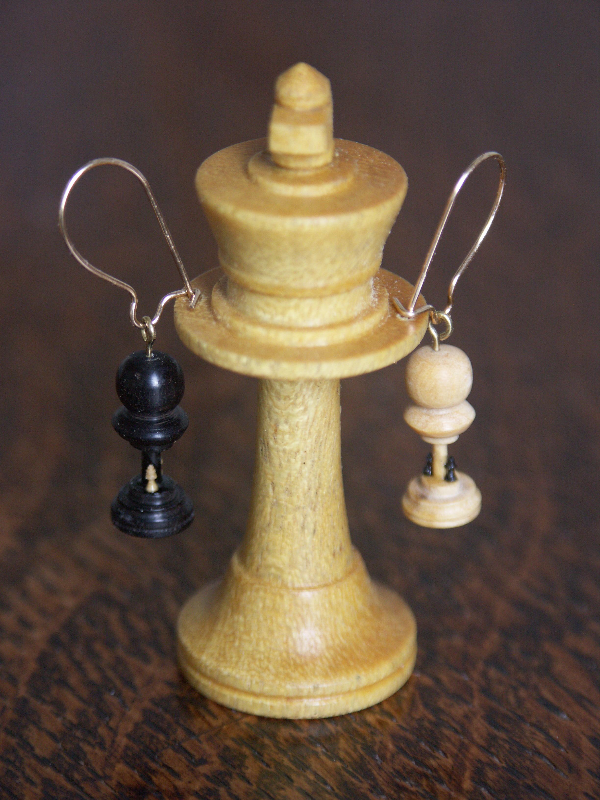 Three Levels of Chess – NANOTRAY